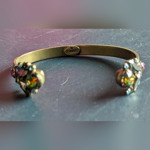 Sorrelli | Jewelry | Sorrelli Gold Bracelet With Green Crystal Accents ...